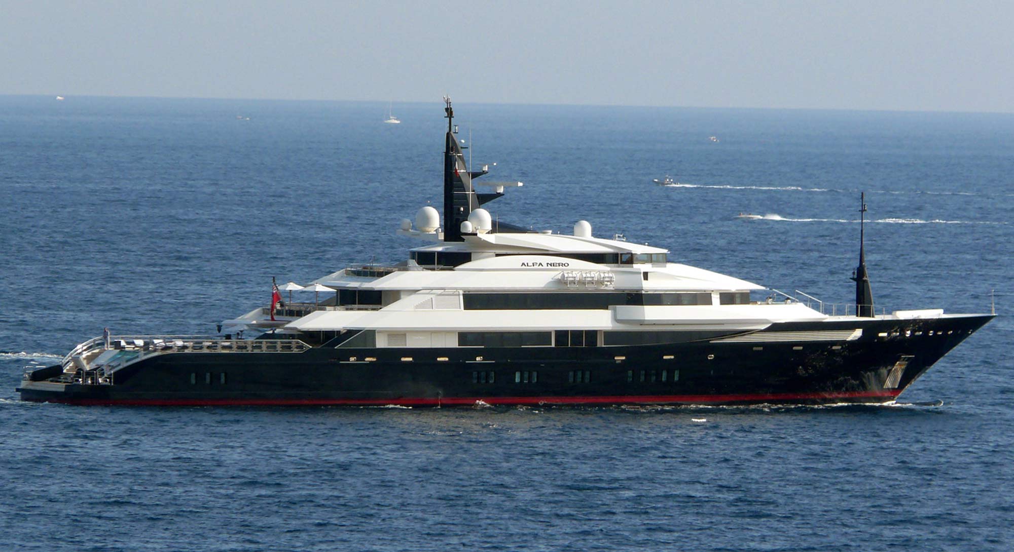 Alfa Nero: el super yate de $120 millones que está abandonado en el ...