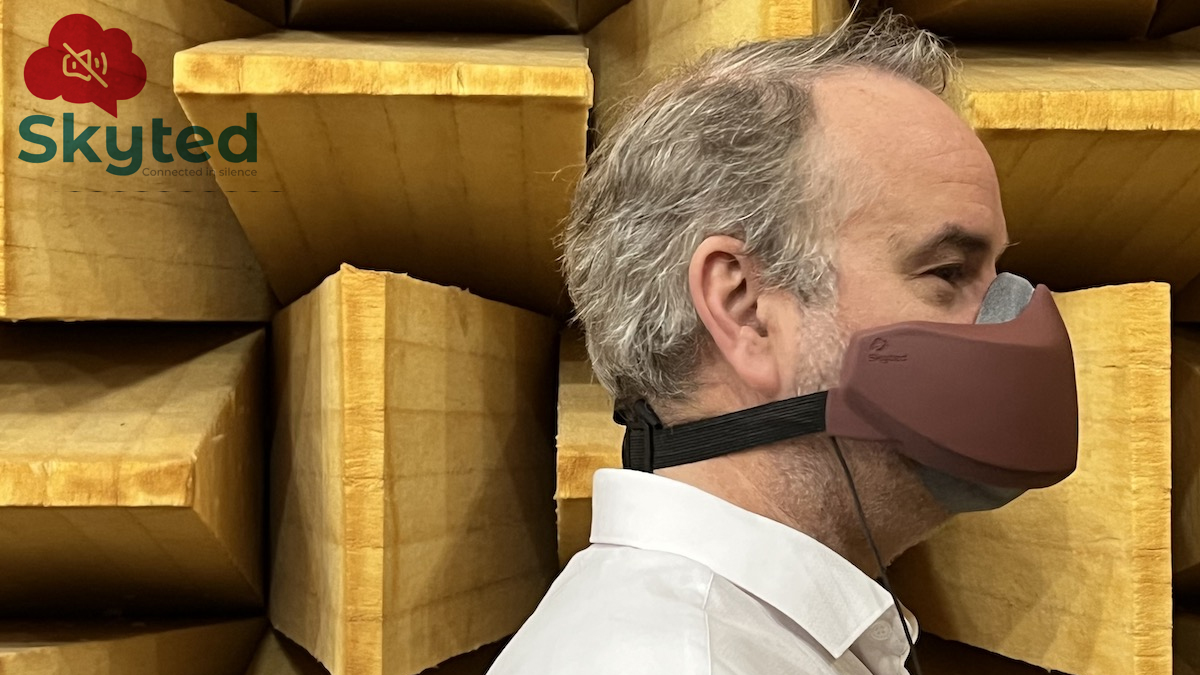 Skyted presenta su Silent Mask durante su presentación en CES2024 ...